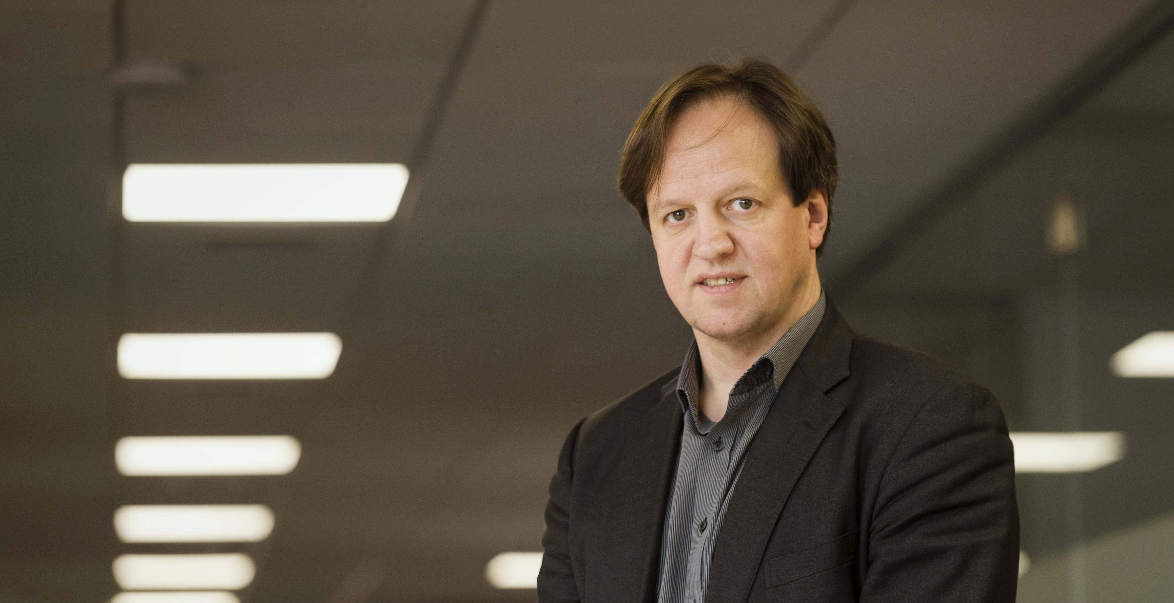 Professor Harald Haas appointed to the Van Eck Professorship of ...