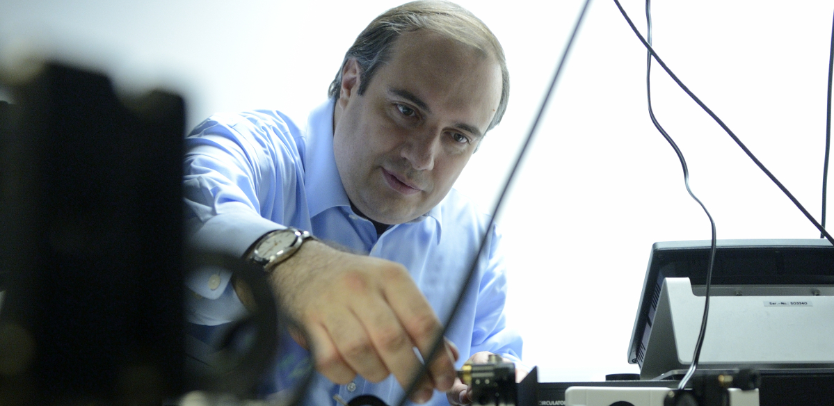 Professor Andrea Ferrari receives American Carbon Society’s Pettinos ...