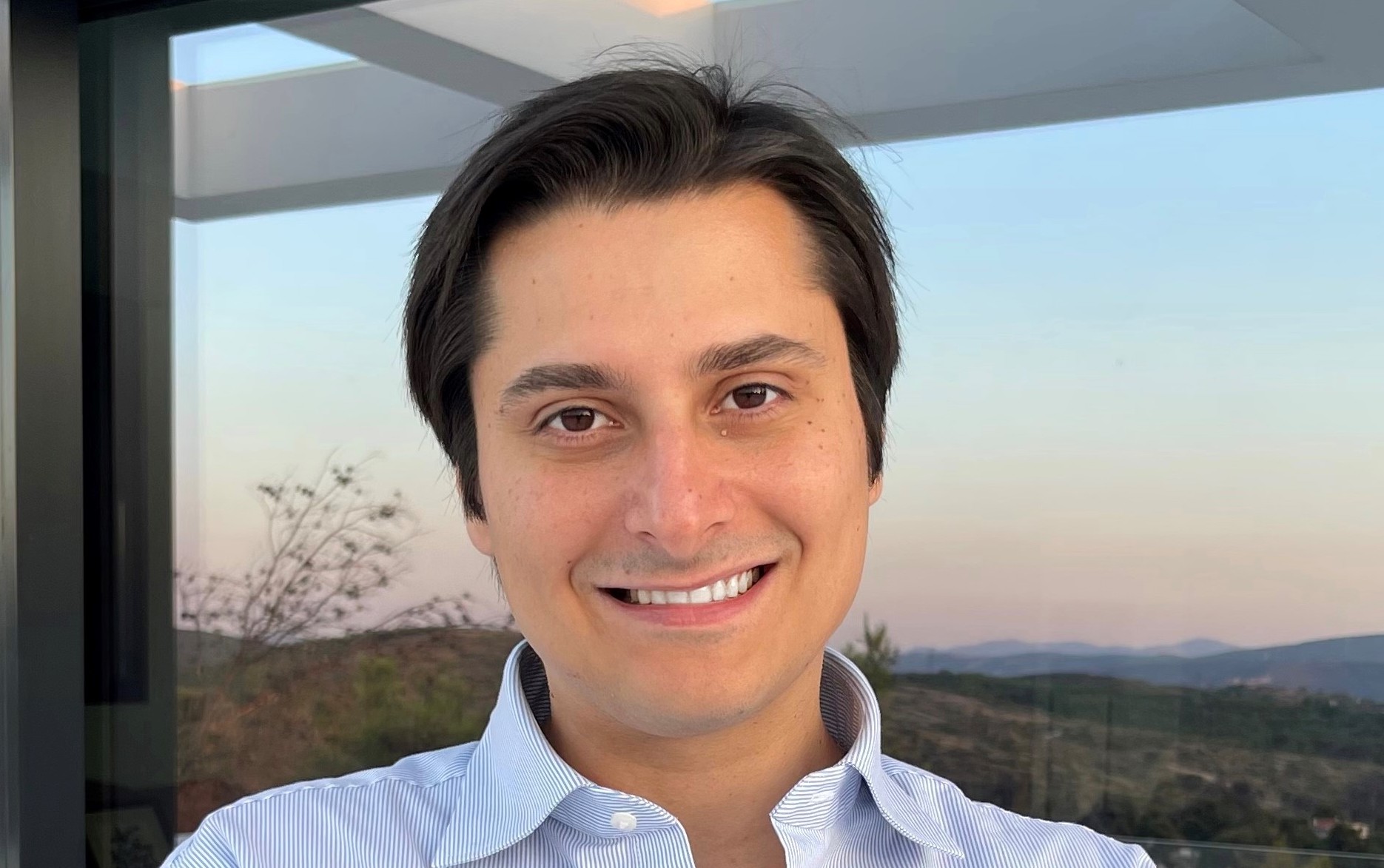 Jet engine engineer awarded RAEng Research Fellowship | Department of ...